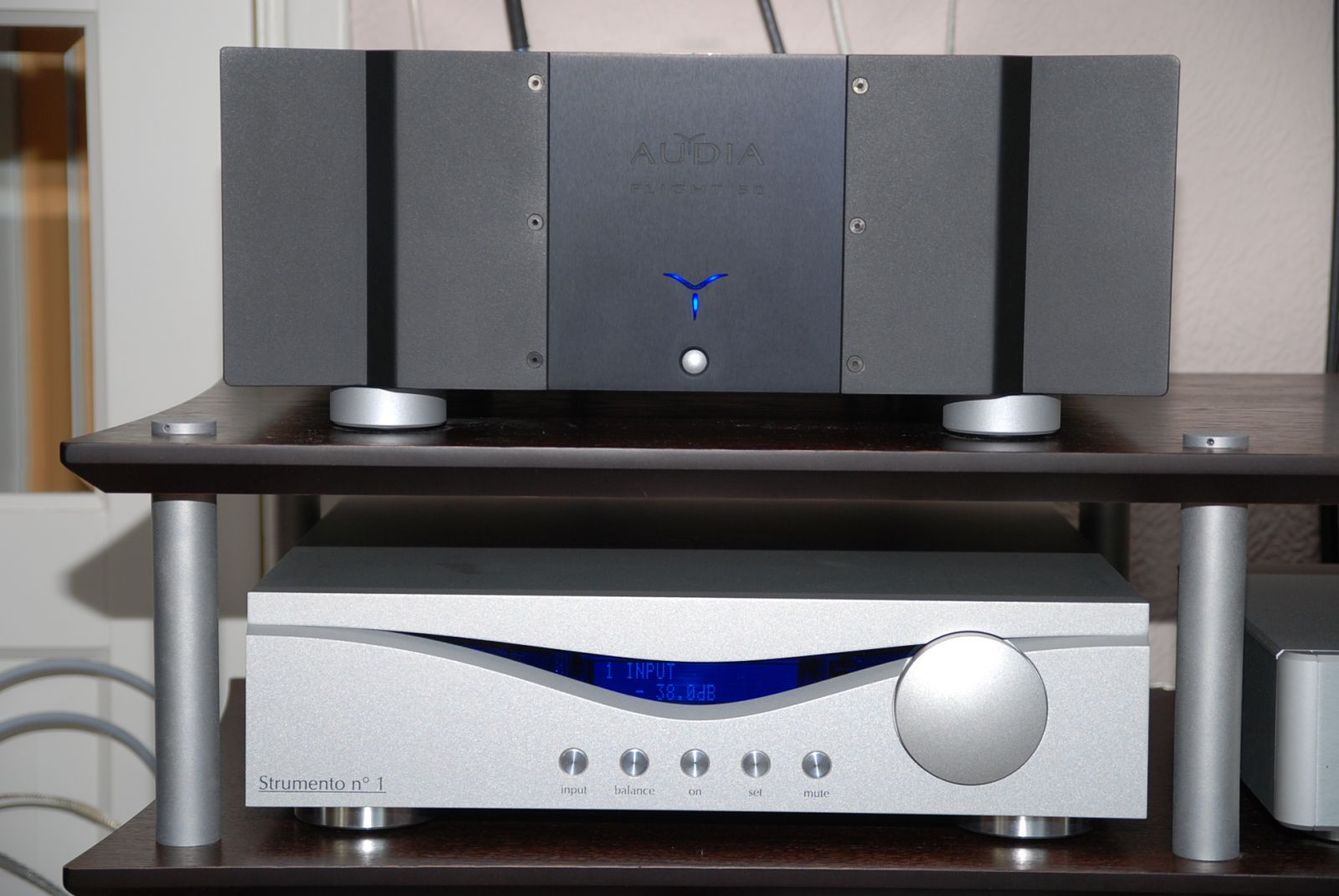 Stereo pre ampli Audia Flight Strumento n°1 MK2 – Kiệt tác âm thanh ...